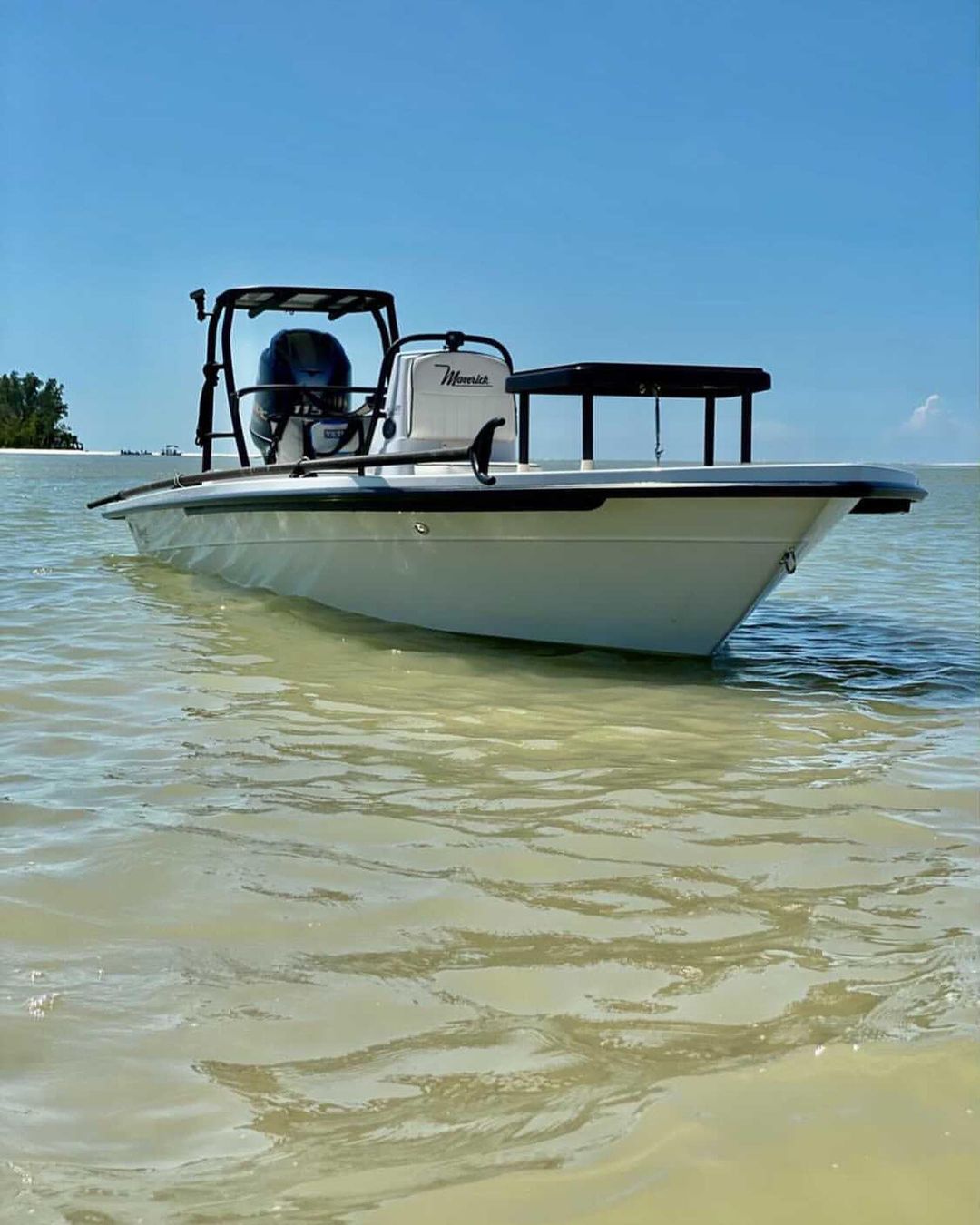 @captpileski Mavericks give off that true skiff look! DM / tag us in ...
